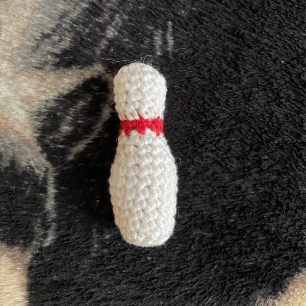 Bowling Pin Ball Keychain Crochet PATTERN ONLY! PDF Download Amigurumi ...