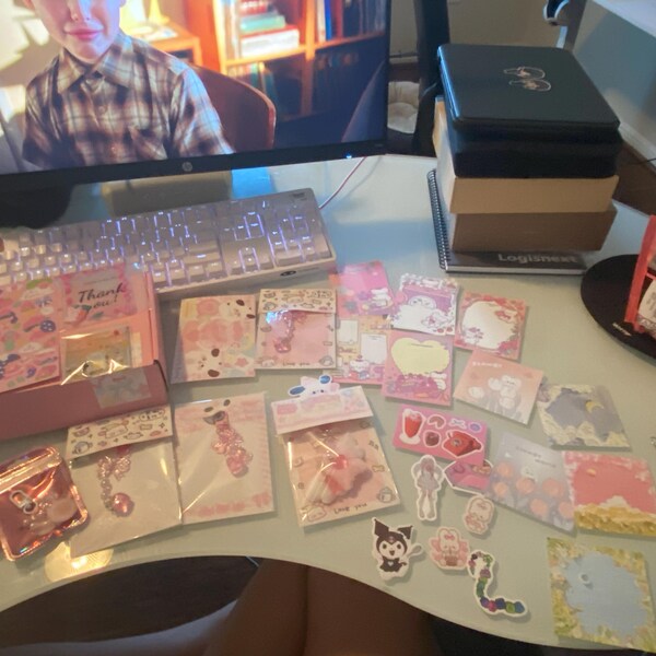 Cute Beaded Peach Keychain for Kpop Photocard Binder, Card Holder, Keys ...