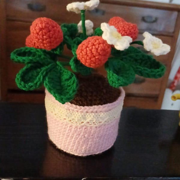 Crochet Strawberry Plant Pattern: Amigurumi Flowers PDF - Etsy