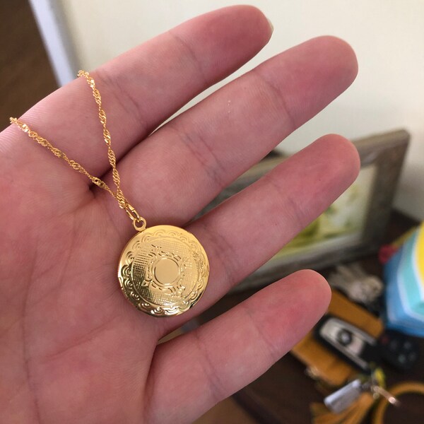 Locket Necklace, Round Locket Pendant, Gift Necklace for Her, Coin ...
