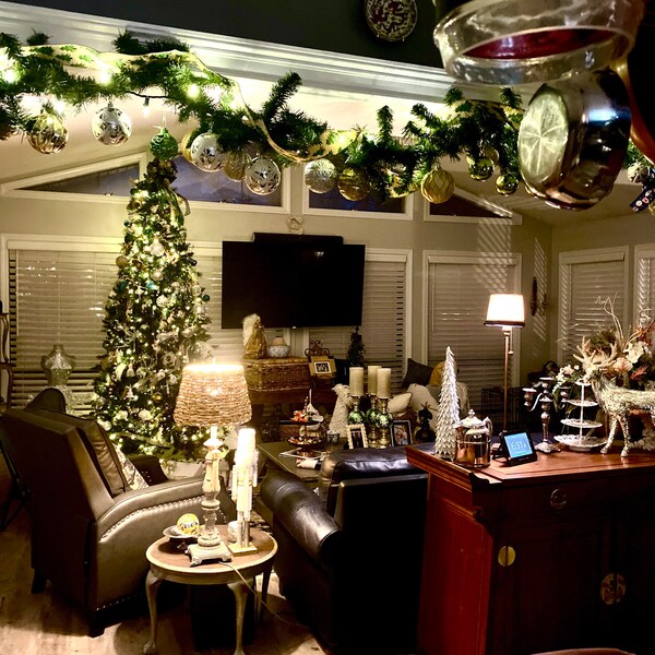 Peacock Tree Topper, Six 48 Inch Streamers, Extra Large Peacock Bow ...