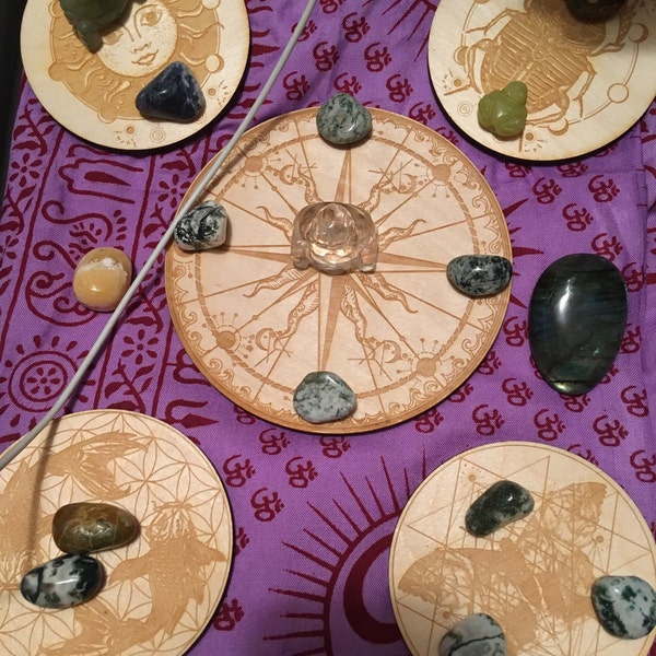 Compass Crystal Grid - Altar Decoration - Etsy