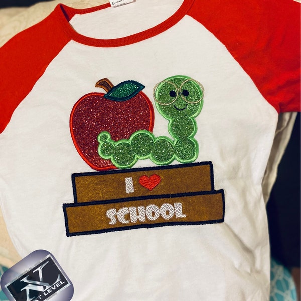 Bookworm With Apple Applique - 6 Sizes 10 Formats: Dst Exp Hus Jef Pes ...