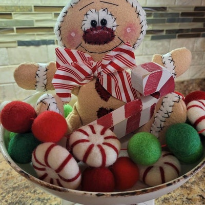 Gingerbread Man Holiday Gift Shelf Sitter Gingie Christmas Decor ...