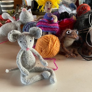 Pixie the Mouse Knitting Pattern. English and Russian PDF. - Etsy