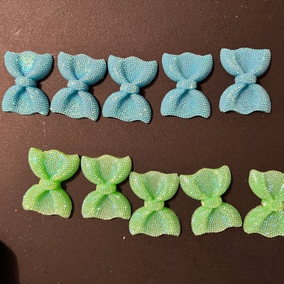 6 BIG WHITE BOW Beads, Acrylic Craft Beads, 36mm Long, 46mm Wide, 9mm ...