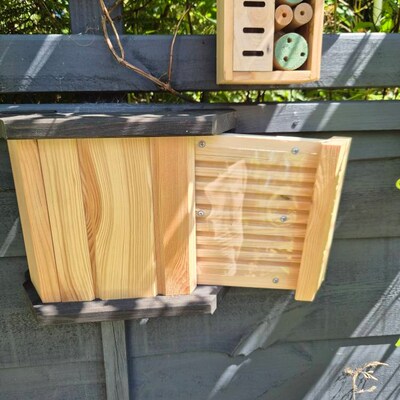Airbee&bee Pollinator Hotel Interactive Home Pollinators Watch Bees ...