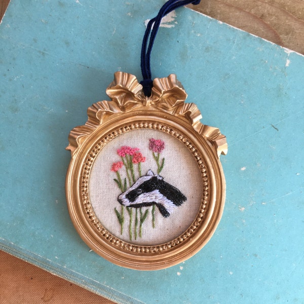 Miniature Round Plaster Frame in 6 Metallic Colours - Etsy