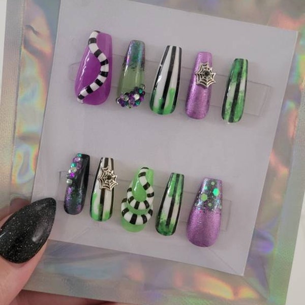 Klowns in Space-reusable Press-on Nails/clown Nails/luxury Gel Nails ...