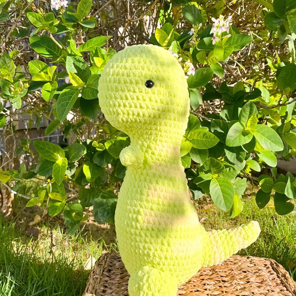 Crochet Pattern: Timothy the T-rex - Etsy