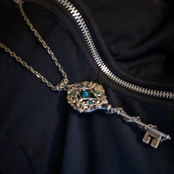 Emerald Swarovski Crystal Key Necklace: Floral Elven Fantasy Jewelry - Etsy