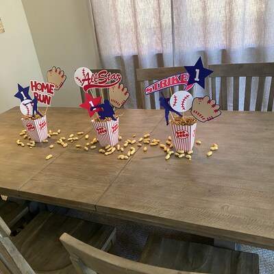 Softball Centerpieces Girls Softball Centerpiece Glove Softball Paw for ...