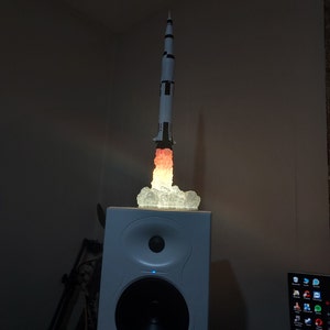 Apollo 11 Saturn V Rocket Lamp - Etsy