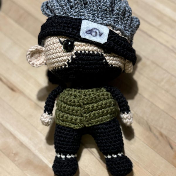 Detective Hopper Amigurumi Pattern - Etsy