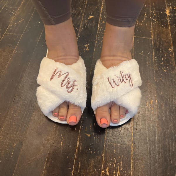 Mrs Bride Slippers for Wedding Bridal Slippers Custom Gift for Bride to ...