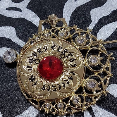 Bayonetta Cosplay Umbran Watch - Etsy