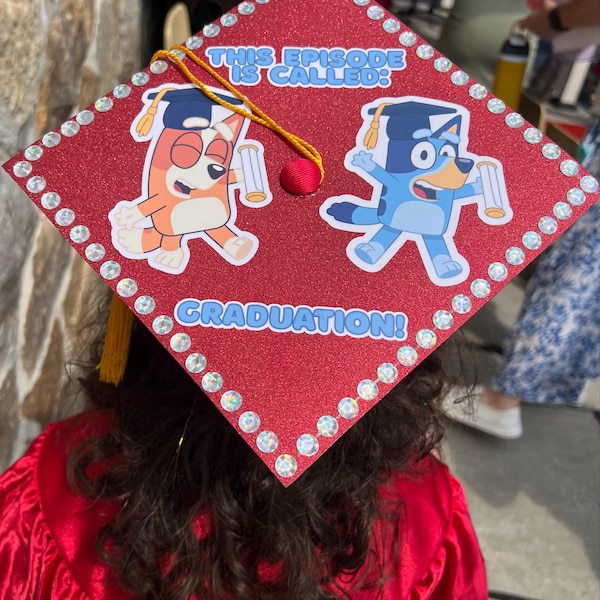 Bluey Graduation Sticker – Bluey With Cap and Certificate – Class of ...