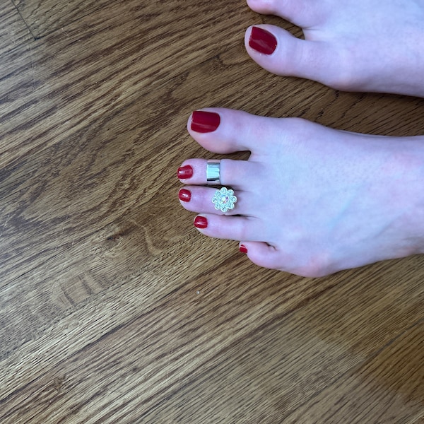 Pink Crystal Super Sparkly Flower Toe Ring, Stretch Elastic Toe Ring ...