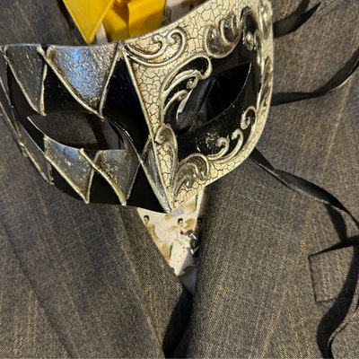 Hawk Masquerade Mask Venetian Bird Mask Black and Gold - Etsy