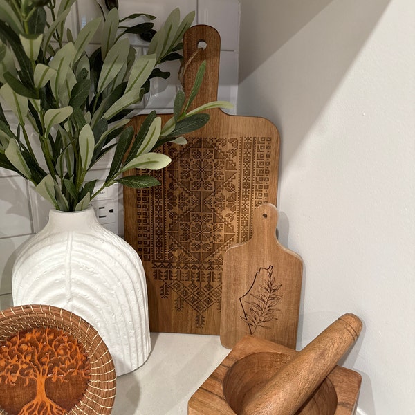 Tatreez Thobe Large Engraved Cutting Board | Ramadan Eid Gift Table ...