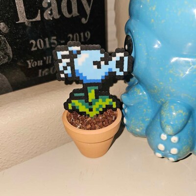 Super Mario Climbing Flagpole Video Game Decor Desk Plant Game Room ...
