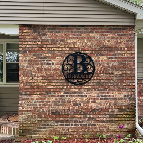 Round Personalized Metal Monogram Sign. Wedding Gift. Family Name Sign ...