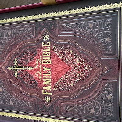 The World's Most Beautiful Illustrated Family Bible Personalized KJV ...