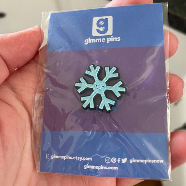 Art Gallery Frame Pin | Frame Your Pins Within an Enamel Pin | Cute ...