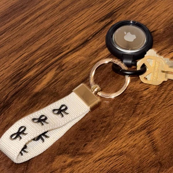 Black Bow Keychain / Bow Embroidered Keychain / Coquette Bow Embroidery ...