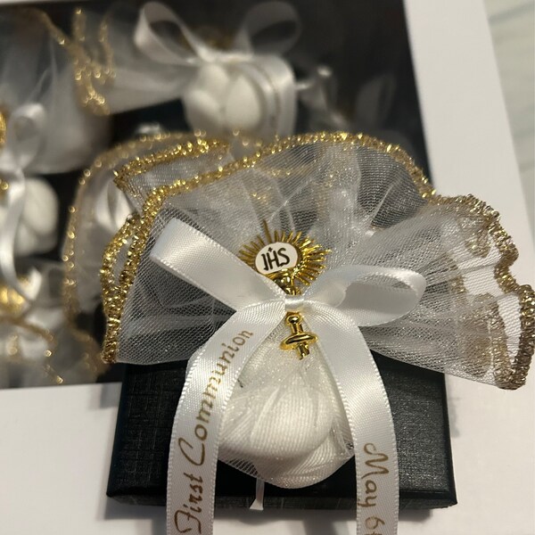 Italian Style Wedding Favors Jordan Almonds in Pouch With Custom ...