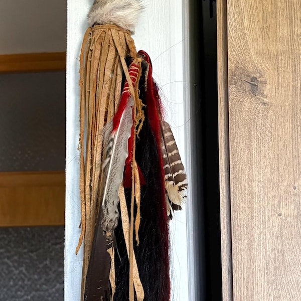 Plains Indian Style Grizzly Bear Claw Necklace - Bold, Traditional ...