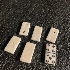 UNIQUE Pip Design Large Medieval Bone Dice Set qty 5 Mat Cauthon's Dice ...