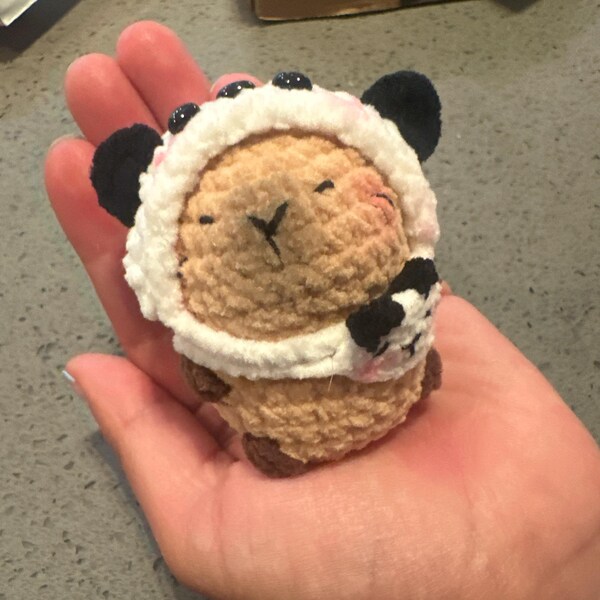 Crochet Graduation Capybara Toy Cute Crochet Charm Amigurumi Capybara ...