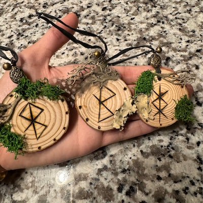 White Willow Iridescent Wand, Crystal Wand, Colors Shift Wand, Witch ...