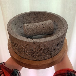 Métlatl Mexican Metate Made of Lava Rock With Metlapil 22x32 - Etsy