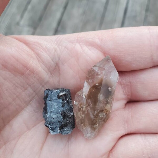 Angel Phantom Quartz Bubble- Amphibole Quartz- Hematite, Limonite ...