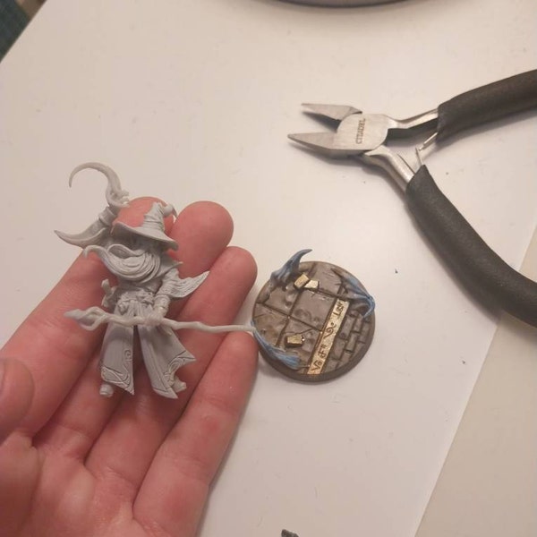 Mage With Staff Miniature | 28mm-38mm | Resin 3D Printed D&D Pathfinder ...