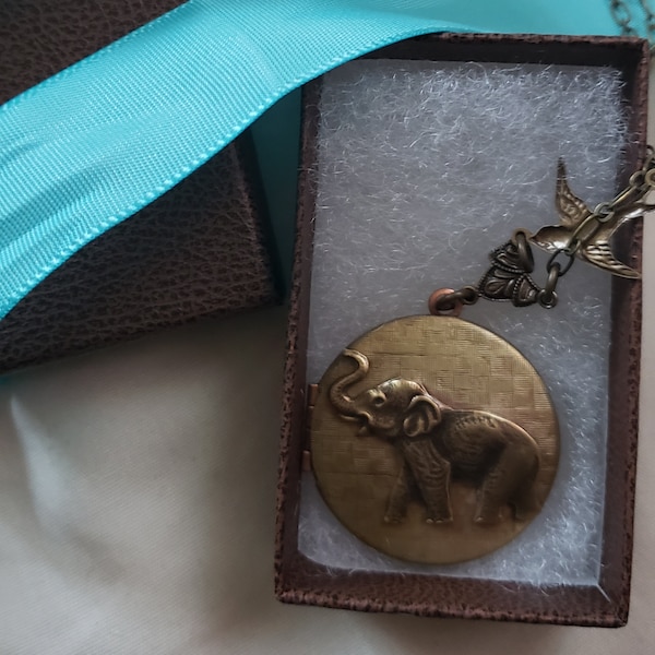 Vintage Elephant Locket BEST OF FRIENDS Baby Elephant Sparrow Bird ...