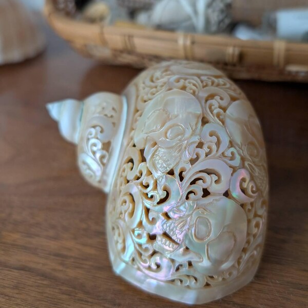 Carved Skull,wooden Human Skull With Centipede,skull Replica,skull Art ...