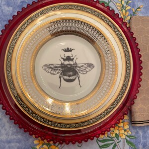 FREE SHIPPING Beautiful Gold Queen Bee Plate or Cup and Saucer Set 8 ...
