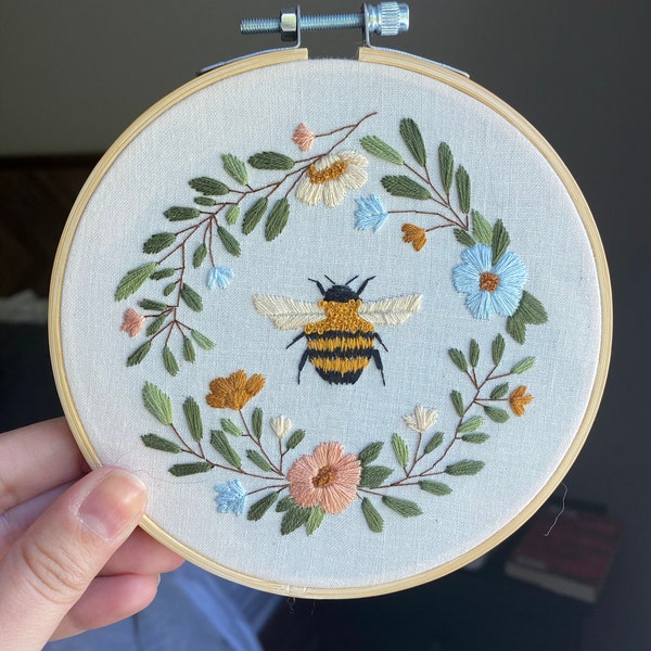 Bee Hand Embroidery Pattern, Digital Download Embroidery, Bumble Bee ...