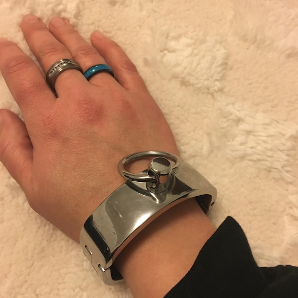 Irish-8 Custom Handcuffs With Snaplock - Etsy