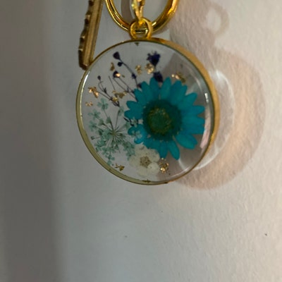 Handmade Real Dried Flower Resin Aesthetic Keychains Party Favors ...