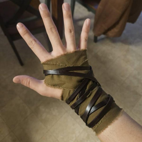 Green Battle Wraps Medieval Hand & Wrist Binding Fingerless Gauntlet ...