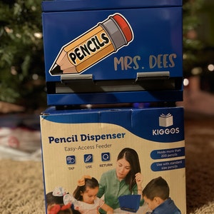 Black and White Spotty Birthday Display Simple Printable Birthday Chart ...