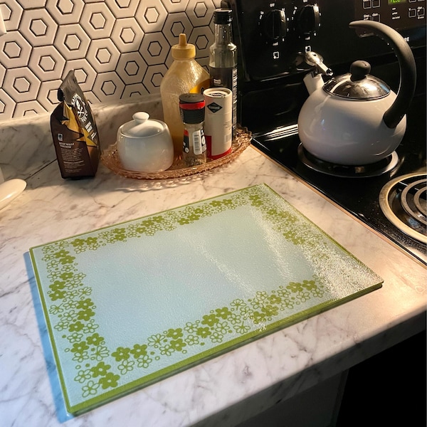 Vintage Pyrex Spring Blossom Green / Crazy Daisy Pattern Influenced ...