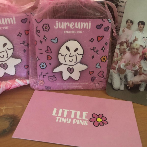 Stray Kids Leeknow LOVELY JUREUMI Pin - Etsy