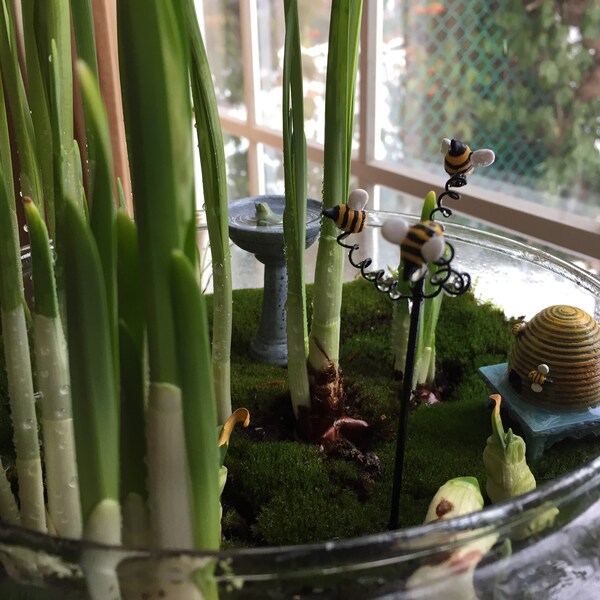 Fairy Garden Beehive, Bee Skep, Bee Hive on Stand, Miniatures, Mini ...