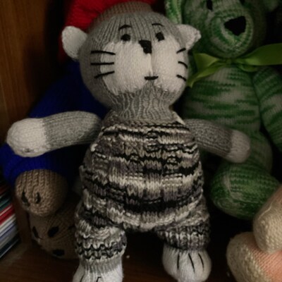 Cat Knitting Pattern, DIY Stuffed Animal,cat in Overall, Gift for Kids ...