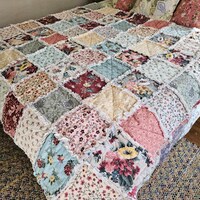 En Rogue Large Rag Quilt Throw Ruby Reds and Creams - Etsy Canada